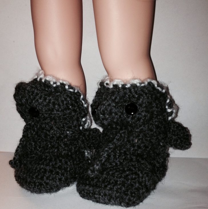 30+ Marvelous Crochet Shark Slippers Pattern - trendcrochets.com